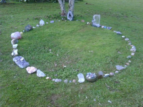 Working with Crystal Grids - Day Four - Cauldrons and Cupcakes